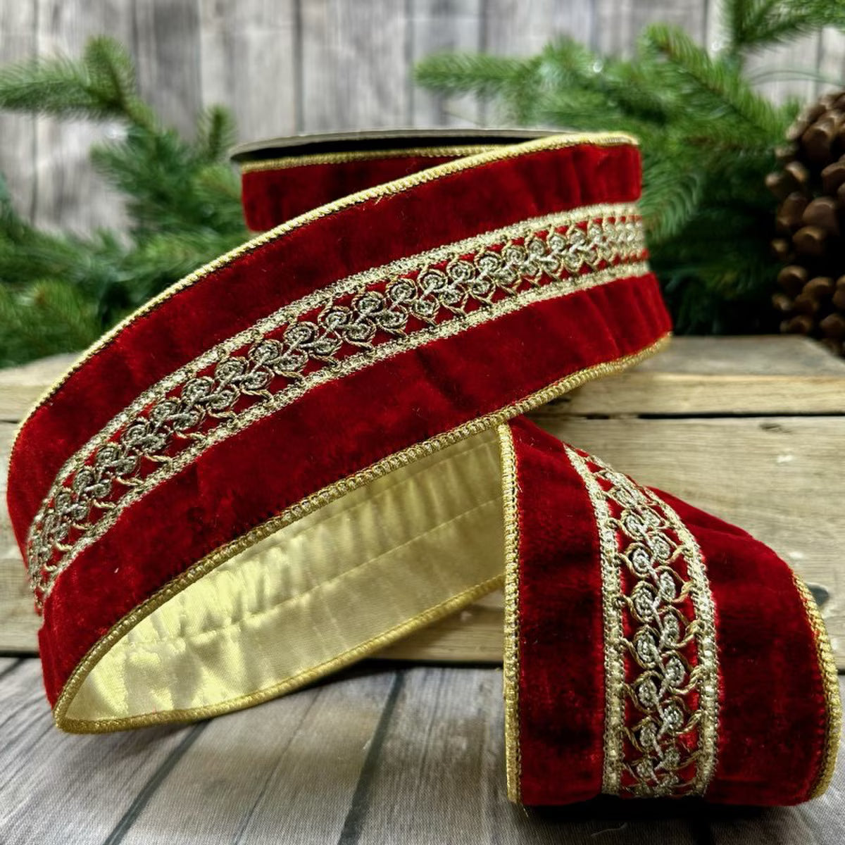 Noel Floreal | Ruban velours brodé or centre pailleté rouge 6,5 cm x 4,5 m